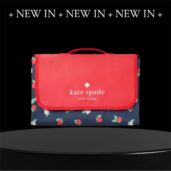 kate spade | Other | Kate Spade Strawberry Toss Picnicbeach Blanket ...